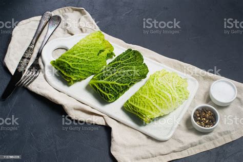 사 보이 양배추 롤 고기와 야채와 박제 어두운 배경 측면 보기 0명에 대한 스톡 사진 및 기타 이미지 0명 농업 농장
