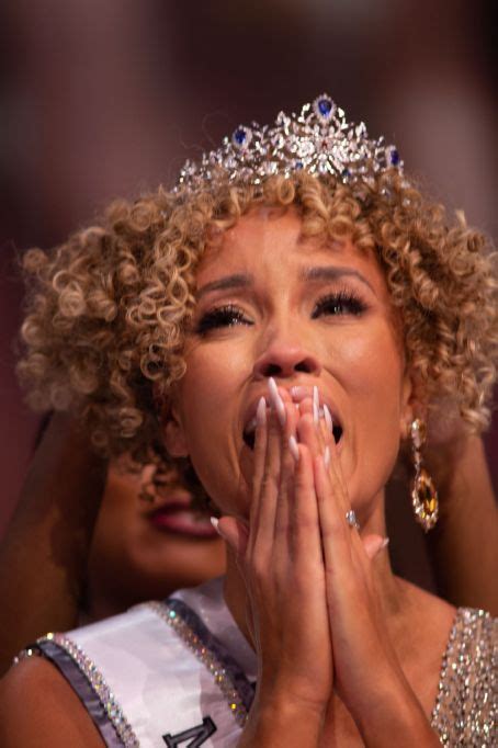 Elle Smith Miss Usa 2021 Pageant And Coronation Famousfix