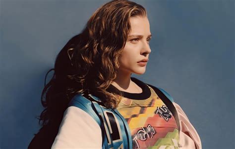 Download Wallpaper Look Pose Model Makeup Actress Model Hair Look Section Girls In