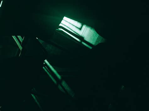 말하기 듣기 쓰기 아무 것도 얻지 못한 밤 부유하던 마음들이 찌꺼기가 되어 끝을 알 수 없는 Facebook