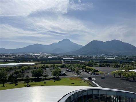 雲仙・普賢岳（ふげんだけ）の噴火災害について 青山財産ネットワークス九州 がまだすドーム展望台からの眺め。中央が雲仙・普賢岳。 今回は