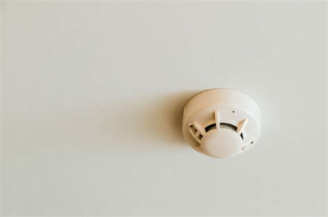 Smoke Alarms How Do They Work In2 Fire Smoke Detectors