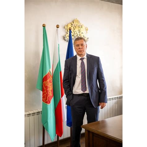 ВАС ще каже в конфликт на интереси ли кметът на Горна Оряховица подписал договор с майка си за