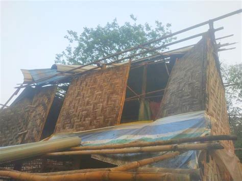 မင်းလှမြို့တွင် မိုးရွာသွန်းပြီး လေပြင်းတိုက်ခတ်မှုကြောင့် လူနေအိမ် ၂ လုံး အမိုးလန်ပျက်စီး