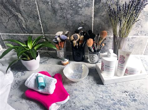 How To Make Your Own Makeup Brush Cleaning Solution Using Tea Tree Oil Cats Daily Living