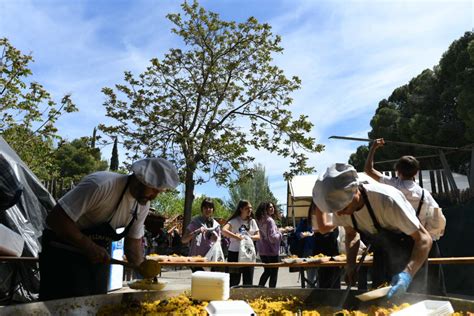 Decenas De Personas Disfrutan De La Fiesta HERALDO En El Parque De