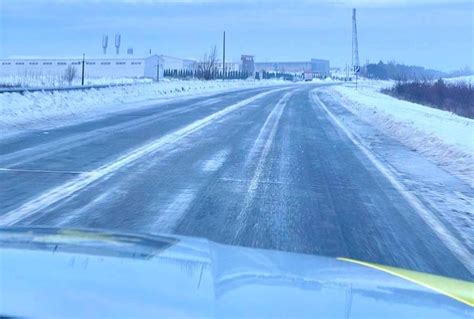 Icy Roads In Moldova Prompt Caution For Drivers And Pedestrians