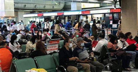 東北季風攪局海運受阻 澎湖機場湧入候補人潮 中央通訊社 Line Today