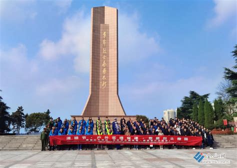 祭英烈 缅忠魂 镇江公交一分公司开展户外实境主题党日活动中国镇江金山网 国家一类新闻网站