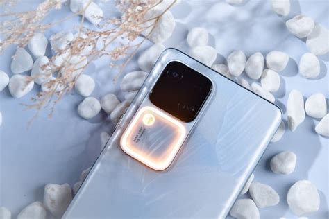 Vivo S18 Pro人像评测：手机新进步，影棚级人像轻松拍摄 Tephone特锋手机网