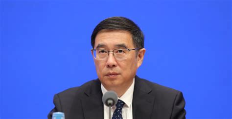 人社部：落实稳岗返还、稳岗扩岗专项贷款等政策，实施智能制造、家政服务等行业吸纳就业支持举措 腾讯新闻