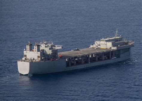 Us Accuses Iran Patrol Boat Of Harassing Its Vessels In Strait Of