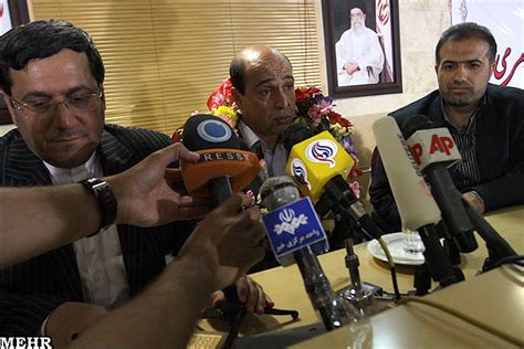 علی وکیلی راد قاتل شاپور بختیار وارد تهران شد و مورد استقبال رسمی