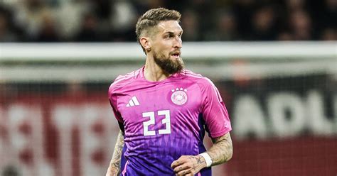 Fußballprofi Robert Andrich Im Fokus Freundin Vermögen Und Karriere