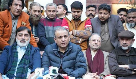 Malik Riaz Extends Support To Aleem Khan