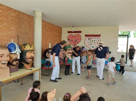 Comparsa Gigantes y Cabezudos Blog Colegio Ricardo Mallén
