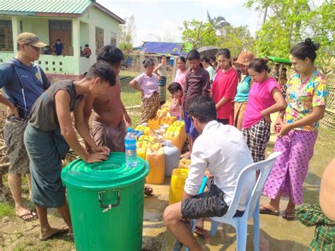 မိုခါဆိုင်ကလုန်းမုန်တိုင်းကြောင့် သောက်သုံးရေအခက်အခဲ ဖြစ်နေသည့်ပြည်သူမ