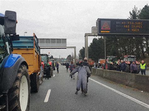 Agriculteurs en colère à Bordeaux On ne bougera pas jusqu à nouvel
