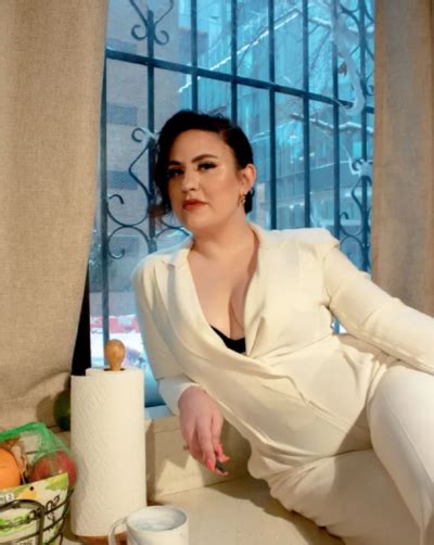 Influencer defraudó por más de un millón a gobierno de EEUU