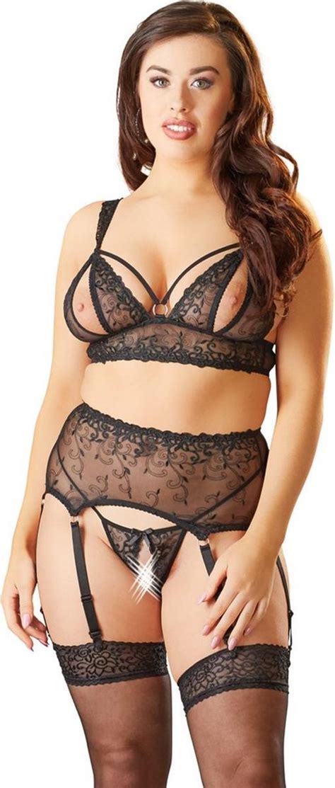 Cottelli Plus Size Jarretel Set Delig Met Open Cups En Kruis Voor