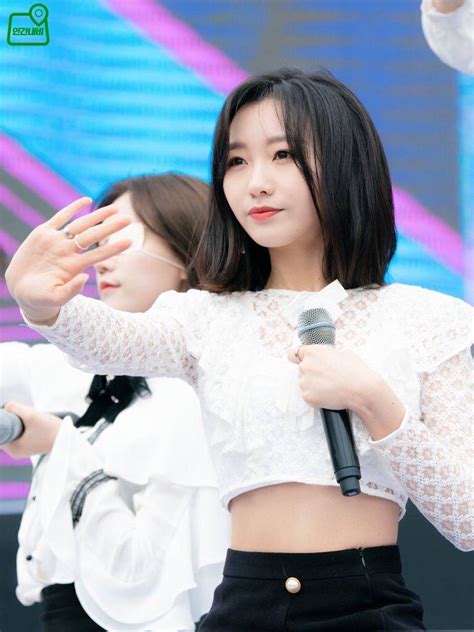 러블리즈 독일사는 친구에게 선물을 받아서 수정이 인스티즈instiz 이슈 카테고리
