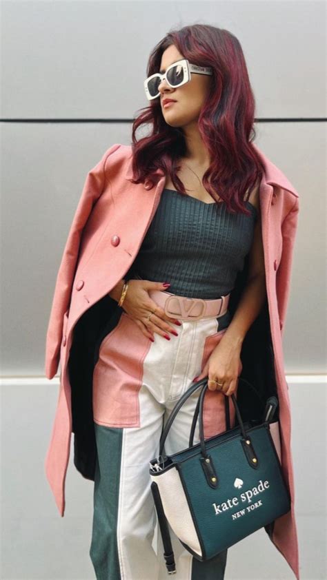 Avneet Kaur ने विंटर आउटफिट में शेयर किया क्लासी लुक