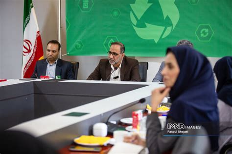ایمنا نشست خبری معاون و مدیران خدمات شهری شهرداری اصفهان