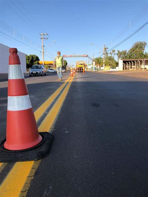 Governo de Andradina revitaliza a sinalização de ruas pintura