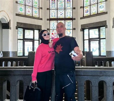 Pamer Foto Zaman SMA Ahmad Dhani Bikin Mulan Jameela Klepek Klepek