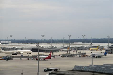 무료 이미지 독일 뮌헨 공기 호스 하늘 공항 앞치마 비행기 여행 와이드 바디 항공기 여객기 에어 버스 지구의 분위기 좁은 몸통 공항 터미널 낮