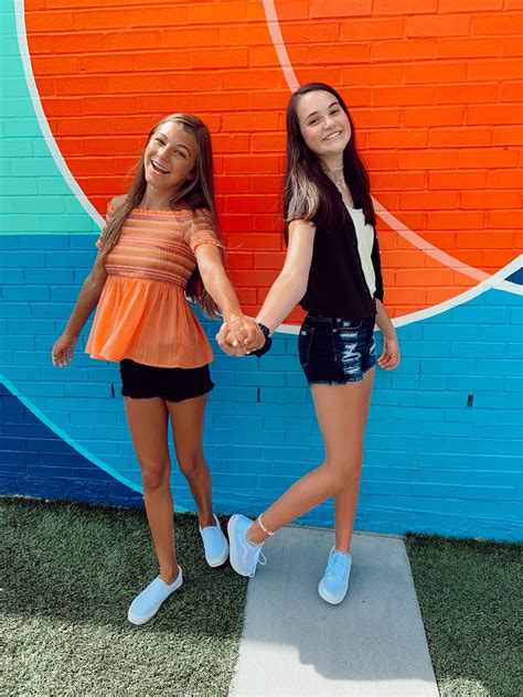 Pinterest Eydeirrac Lesbian Girls Girl Bff Goals