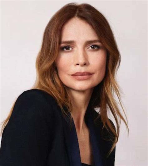 100 Saffron Burrows Wallpapers