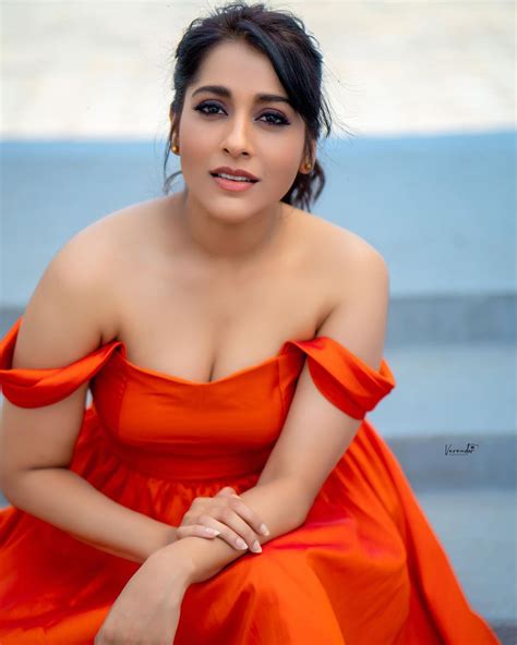 Rashmi Gautam ఆరెంజ్ డ్రెస్‌లో రష్మి గౌతమ్ అందచందాలు అదరహో Namasthe Telangana