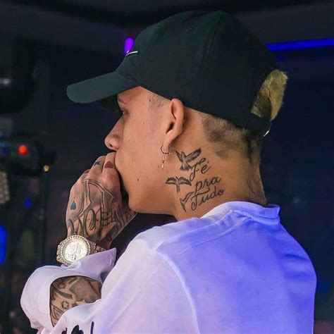 Pin de em pedro em Tatuagem no pescoço masculino Tatuagem no pescoço Tatuagem na ci