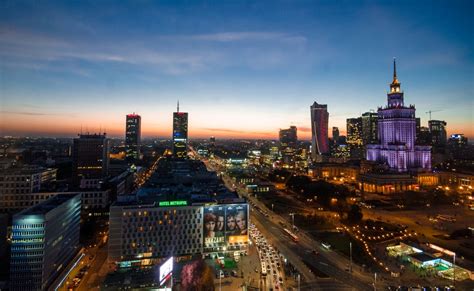 Free Photo Downtown Warsaw At Night