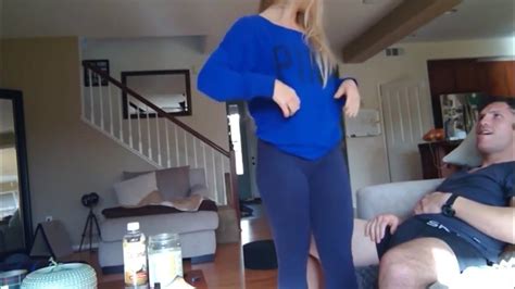 전화통화 중 핫한 스터드와 촬영하는 핫한 니콜 xHamster