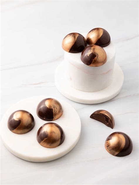 Shop – Luna Chocolate