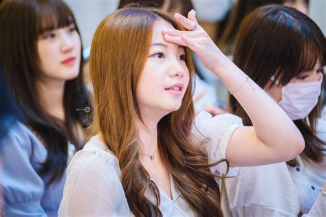 Bnk48 Station Iiwakemaybeth 🧸 On Twitter Rt Apertureme ปลิว 🍃