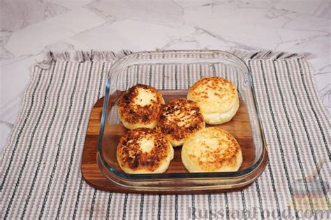 Рецепт: Пышные сырники с манкой (в духовке) на RussianFood.com