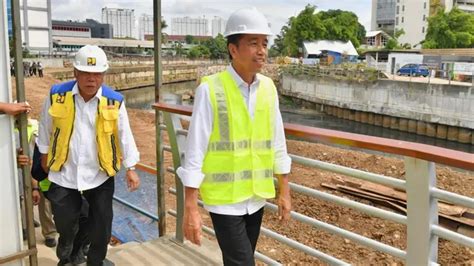 Tak Cuma Jahil Ke Erick Thohir Ini Momen Kocak Menteri PUPR Pak Bas
