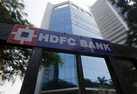 Hdfc Banks Adr Premium Plunges Below 5 Lowest Since June Last Year