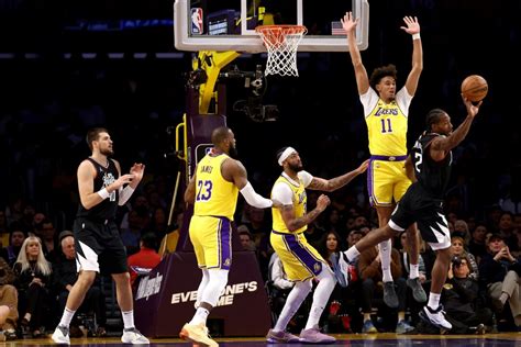 Lakers Hold Off Clippers 130125 In OT To Snap An 11 Game Losing Streak