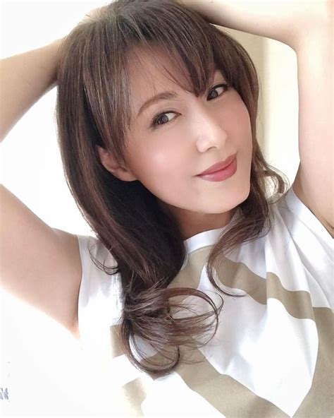 🦋yuu🦋 On Instagram ♡ 今日から6月 一度きりの人生だもん 思いきり楽しもっか💕 🦋悠々凜々🦋 笑うかどには福来たる