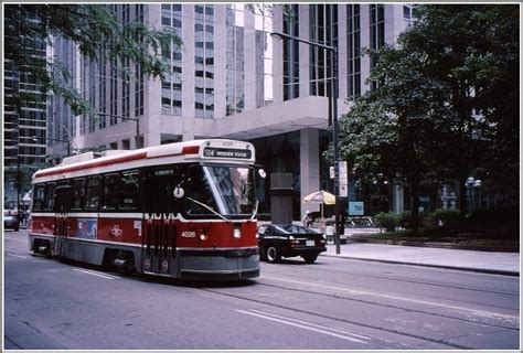 Strassenbahn Mit Rollenstromabnehmer In Toronto Archiv 071998