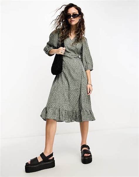 Only Midi Jurk Met Overslag En Pofmouwen In Groen Met Stippen Asos
