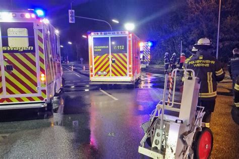 Unfall in Werne Zwei Pkw stoßen zusammen drei Personen verletzt