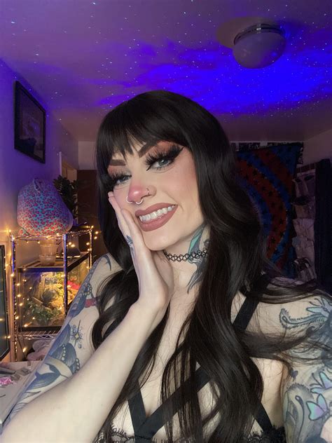 Not Naked This Time Just Wanted To Say Hi R Gothsluts
