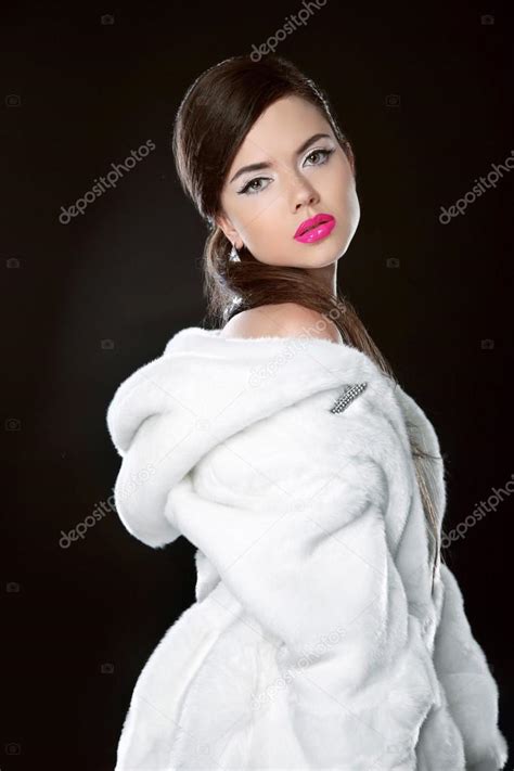 Beauty Fashion Model Girl In White Mink Fur Coat Beautiful Luxu