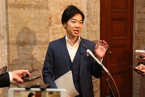 日本維新の会 on Twitter 悪質献金被害救済のための与野党協議会後記者会見 令和4年11月1日 火 16 00頃から 音喜多政調会長の記者会見の様子を生配信します 是非ご