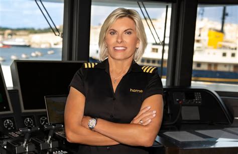 Below Deck Meds Captain Sandy Doesnt Care About Fans Mean Tweets